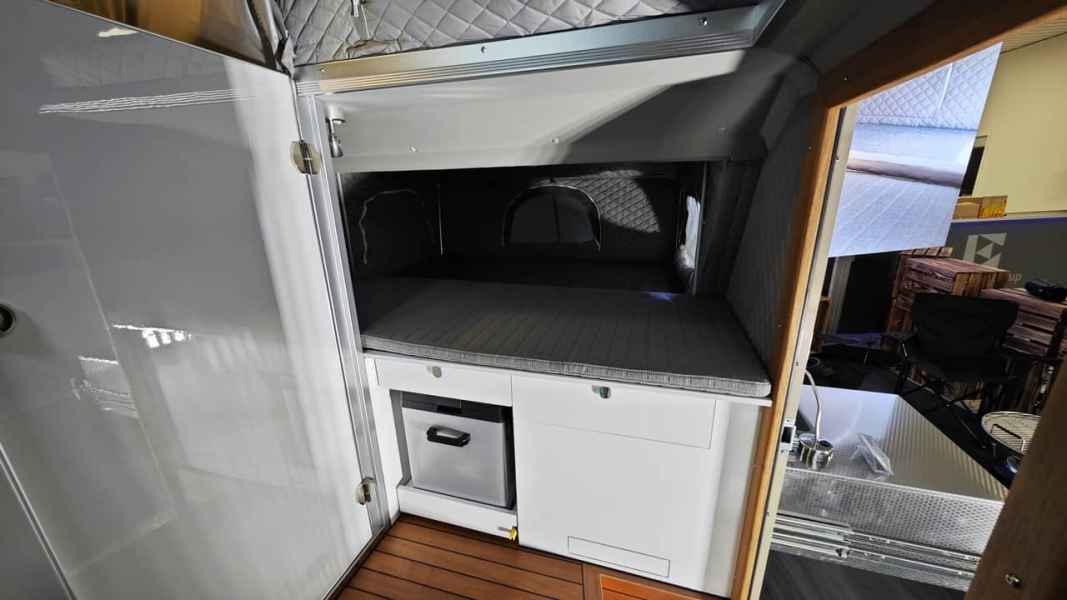 Off Road Camper Trailer RV505 / Wohnwagen / Wohnanhänger / Camping Anhänger